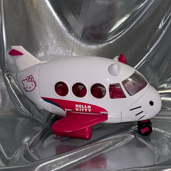Hello Kitty | Toys | Hello Kitty Sanrio 24 White Jet Plane Play Set ...
